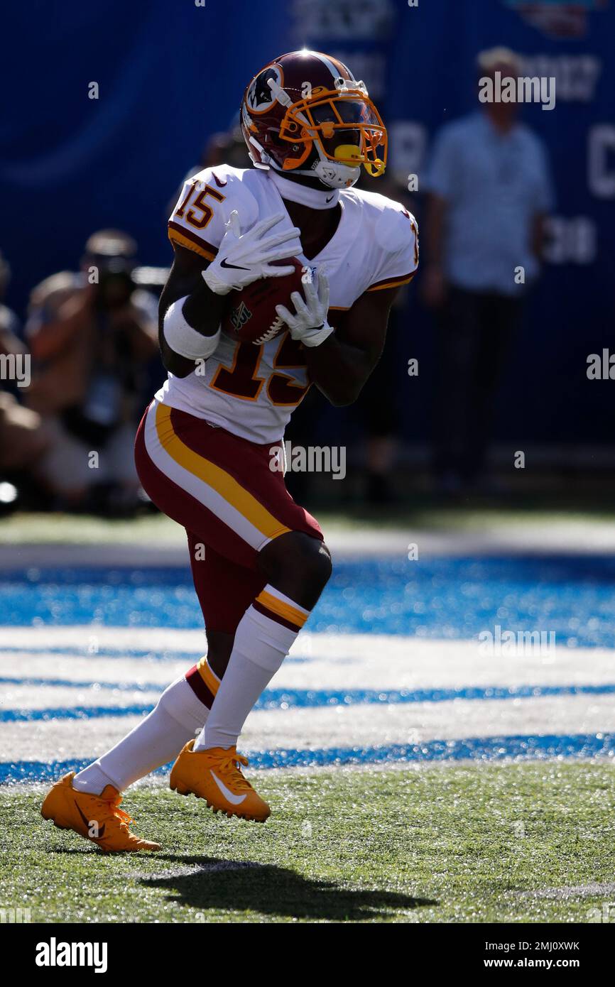 Washington Redskins wide receiver Steven Sims (15) returns a kick ...