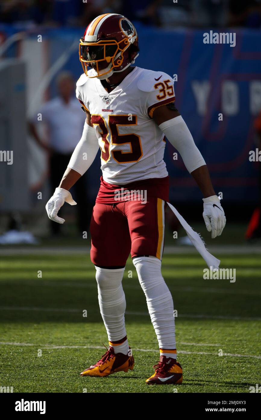Washington Redskins strong safety Montae Nicholson (35) lines up ...