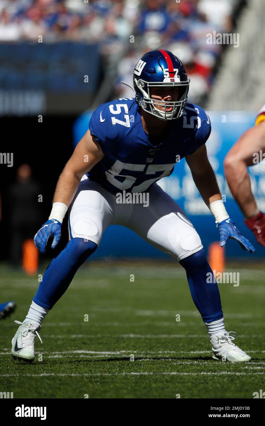 New York Giants inside linebacker Ryan Connelly (57) lines up against ...