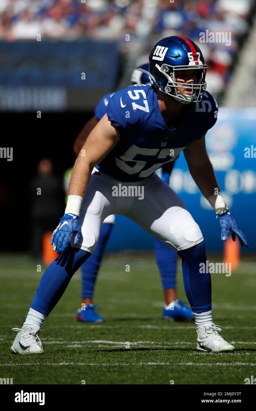 New York Giants inside linebacker Ryan Connelly (57) lines up against ...