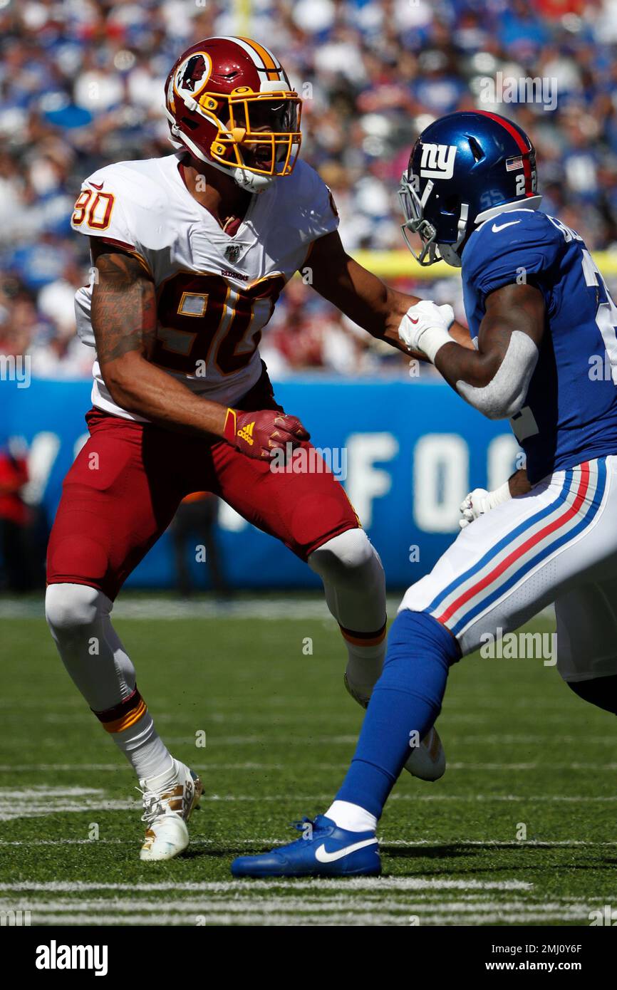 Washington Redskins linebacker Montez Sweat (90) rushes in against the ...
