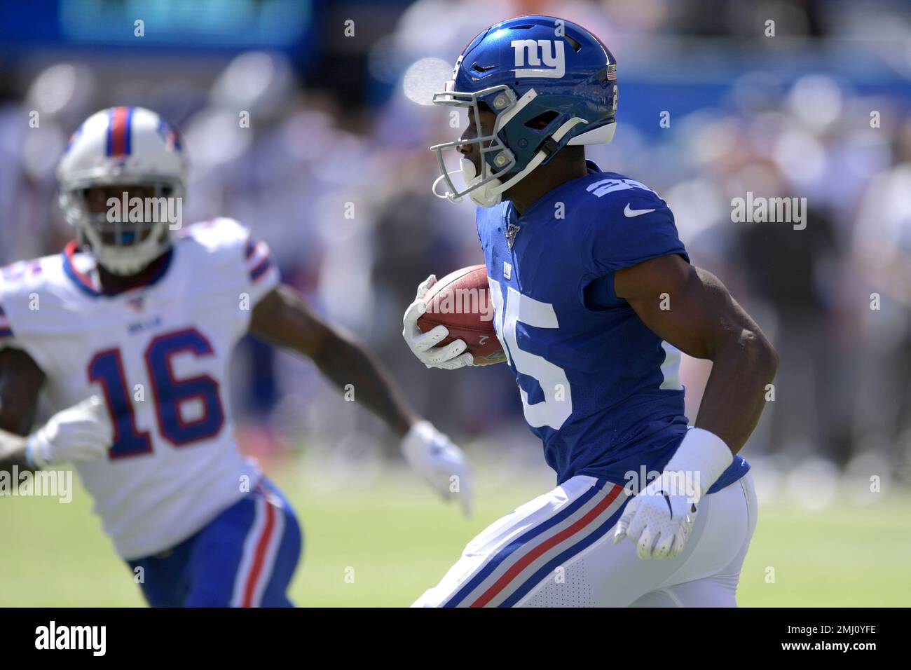 New York Giants' Corey Ballentine (25) returns a kick as Buffalo Bills ...