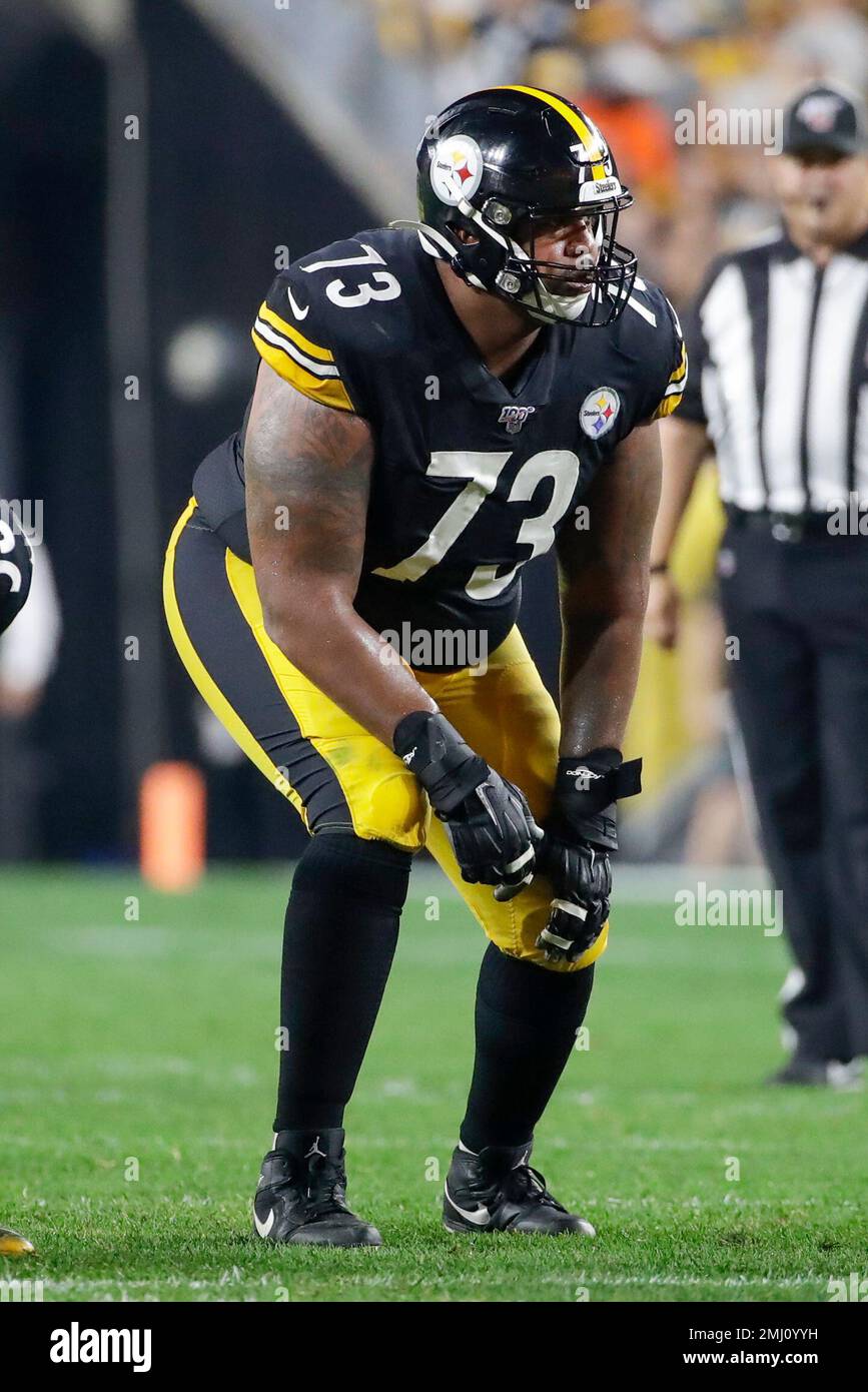 Pittsburgh Steelers offensive guard Ramon Foster (73) lines up during ...