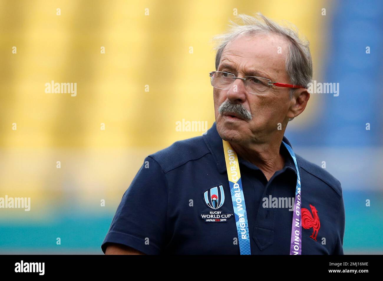 France's head coach Jacques Brunel supervises a training session in ...