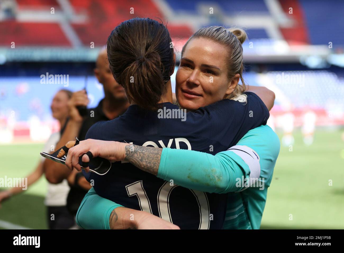 Orlando Pride goalkeeper Ashlyn Harris (24) hugs Sky Blue FC midfielder ...