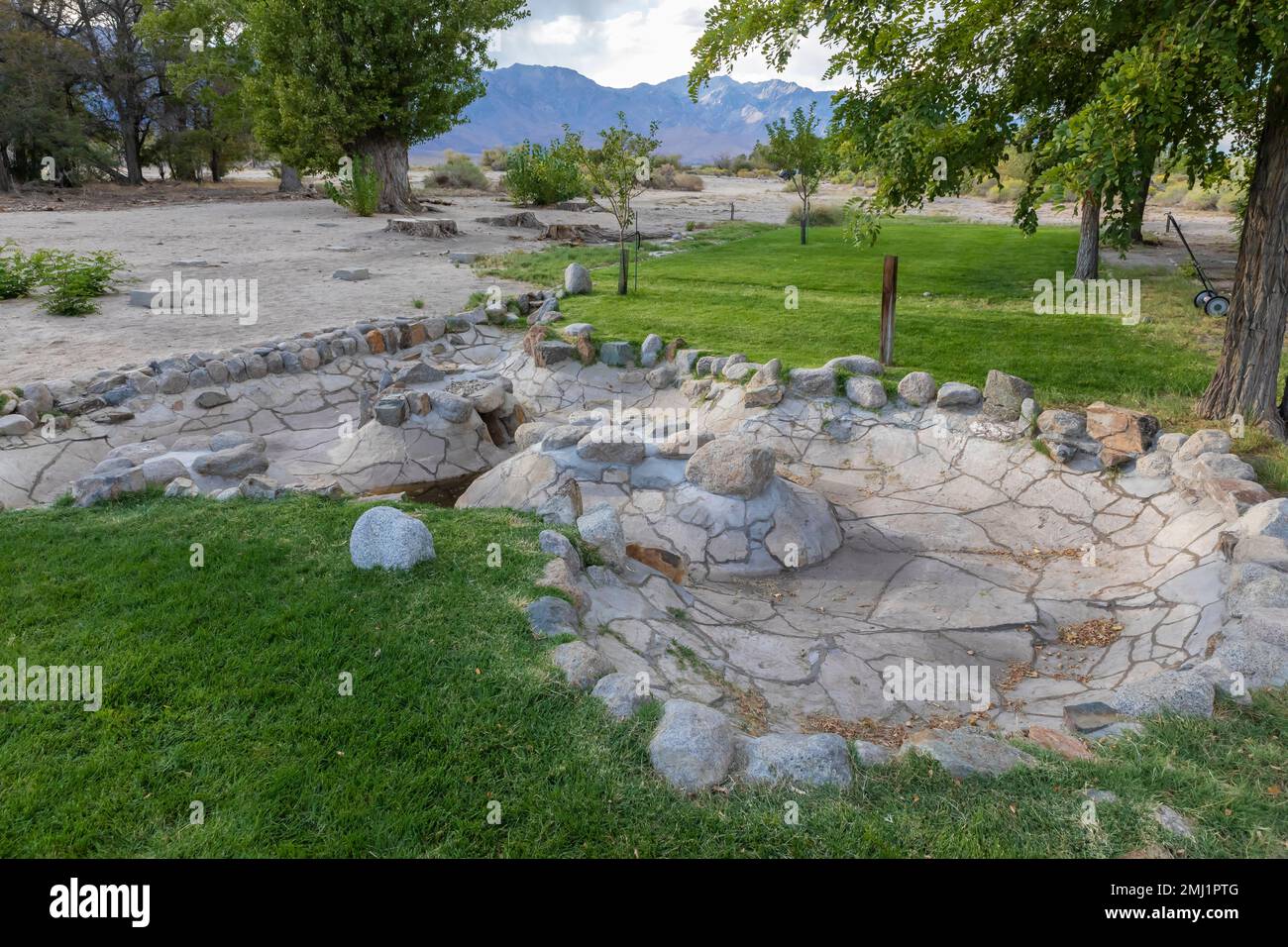Akai fish pond hi-res stock photography and images - Alamy