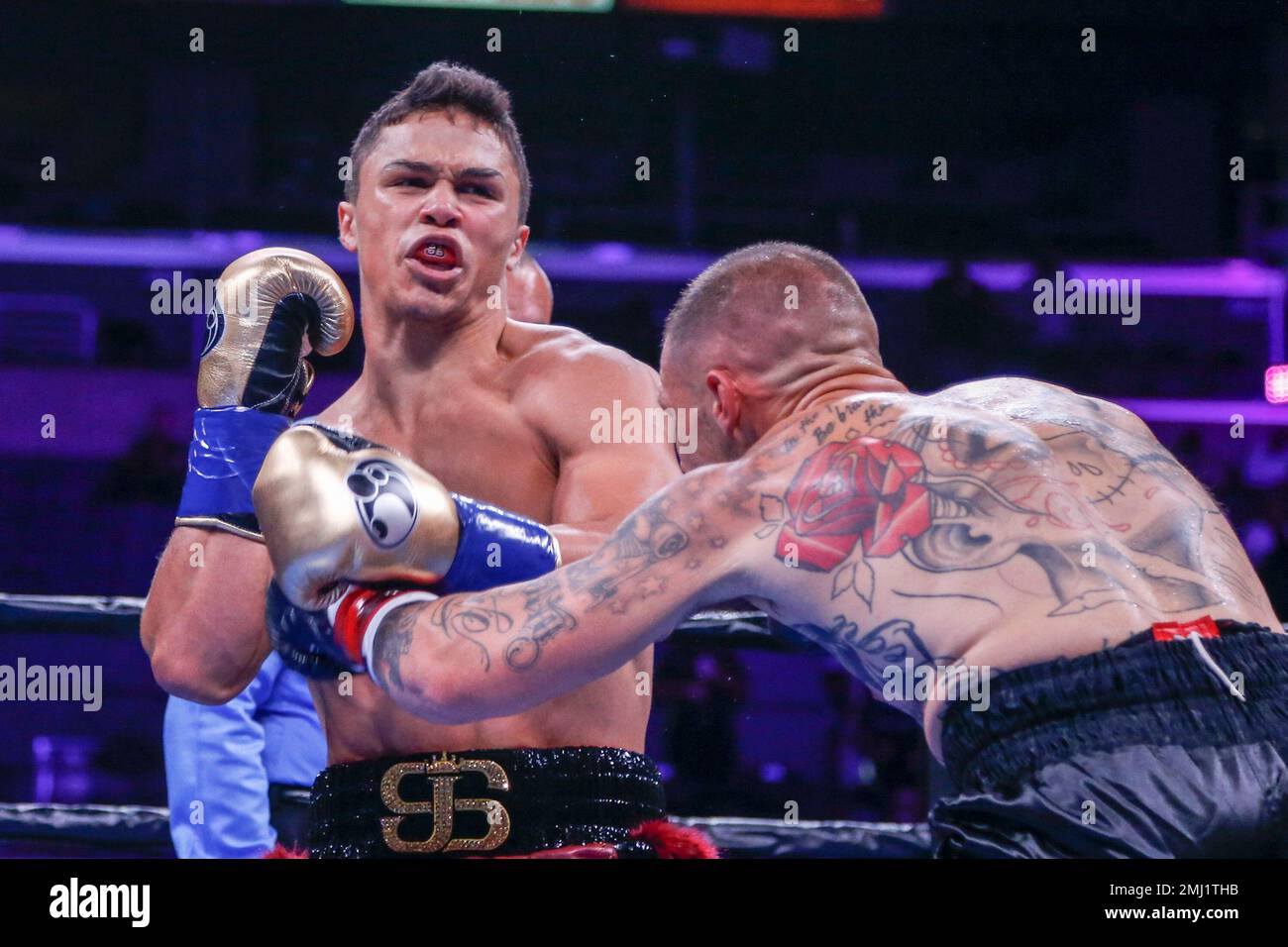 Joey Spencer fights against Travis Gambardella during the Super ...