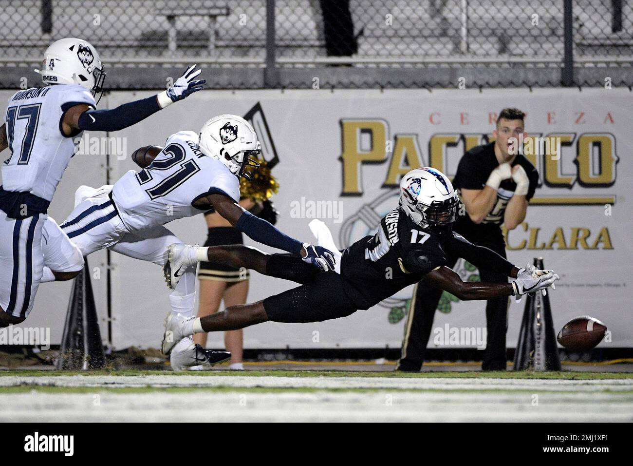 Central Florida wide receiver Amari Johnson (17) misses a pass in the ...