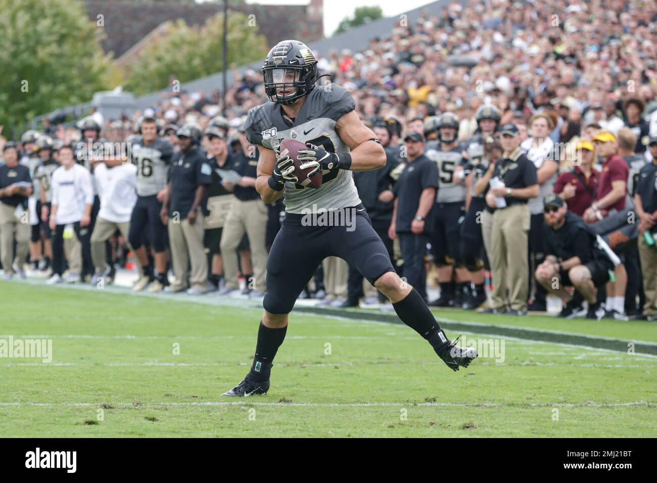 Purdue running back Zander Horvath (40) makes a catch on his way to a ...