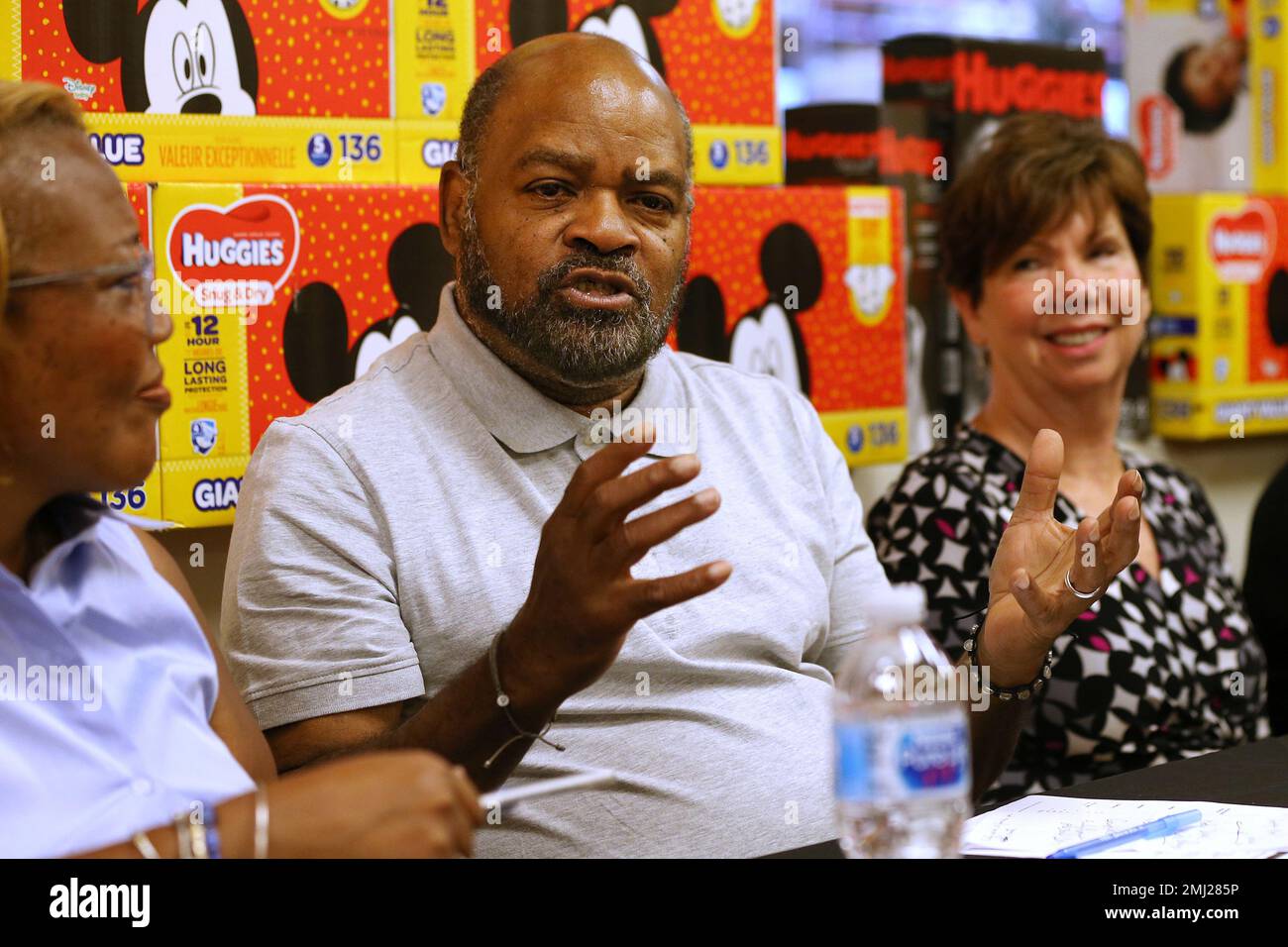 IMAGE DISTRIBUTED FOR HUGGIES- A Huggies and ShopRite diaper donation ...