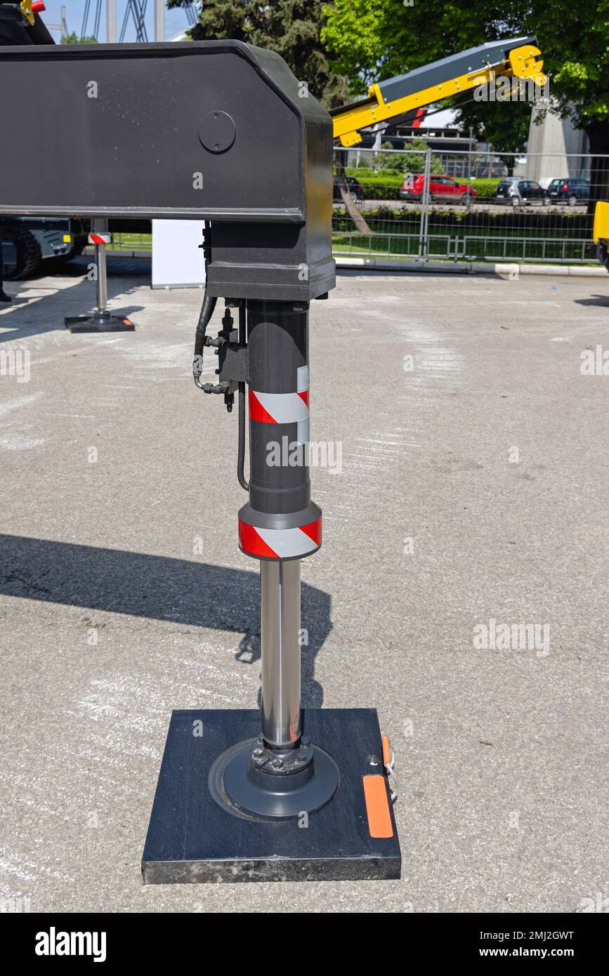 Hydraulic Leg Support at Mobile Crane Construction Site Stock Photo - Alamy