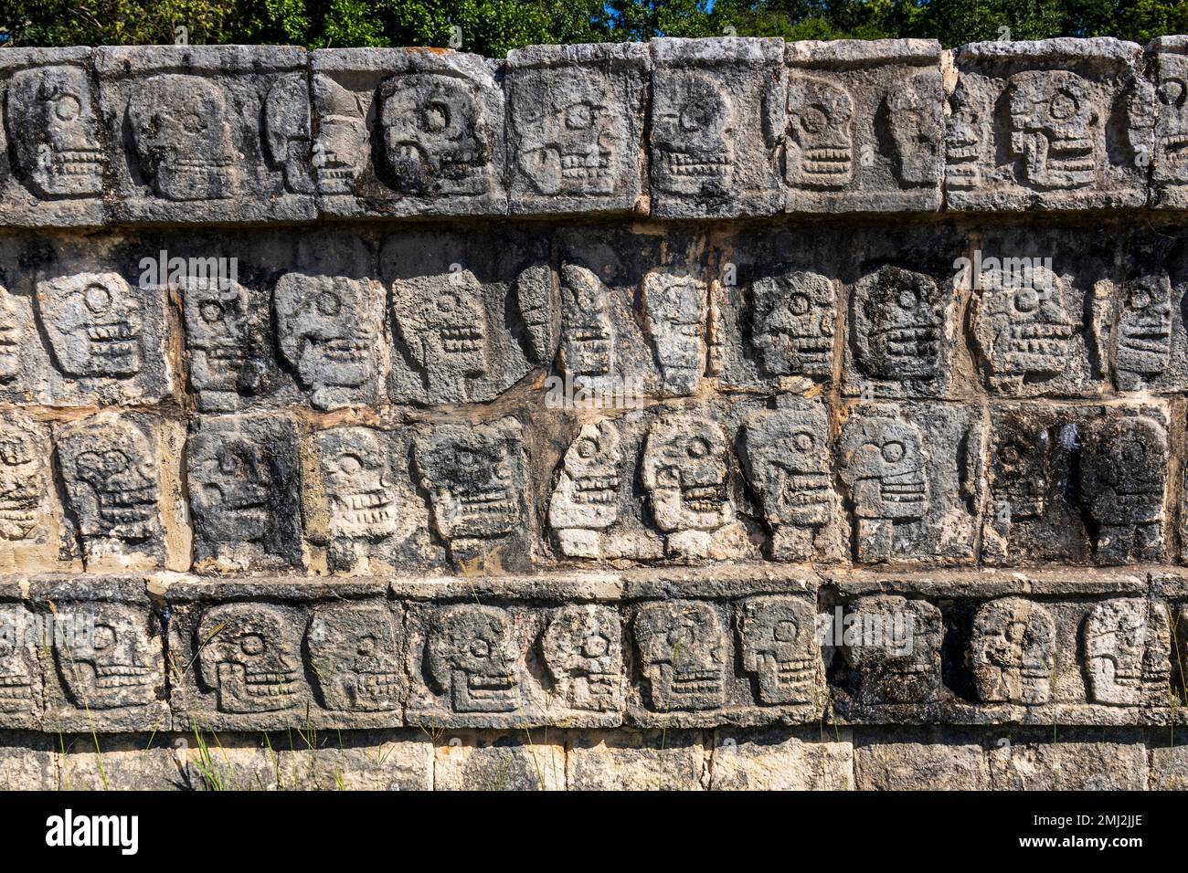 El Tzompantli, Wall of Skulls, stone carvings, Chichen Itza, Quintana ...