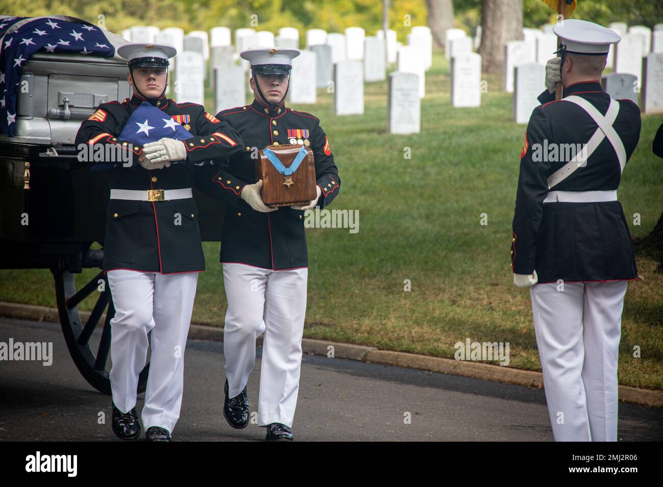 Body Bearers with Bravo Company, Marine Barracks Washington, carry the ...