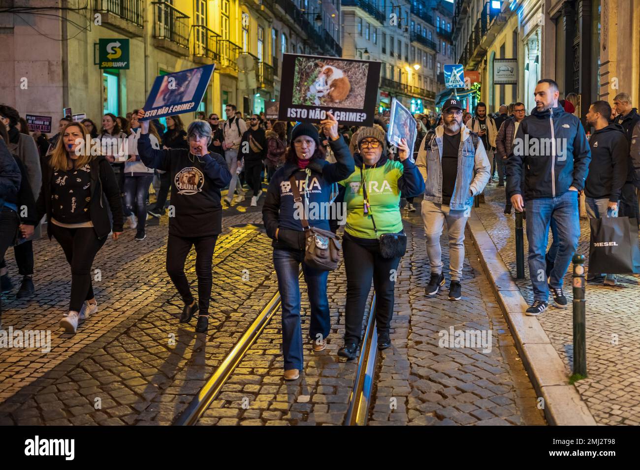 Crowded protest portugal hi-res stock photography and images - Alamy