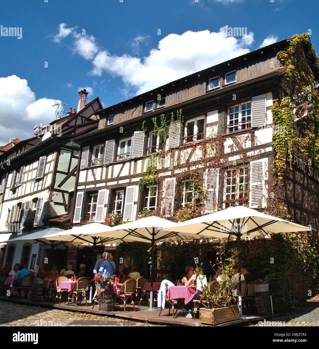 People cafe outdoor hi-res stock photography and images - Alamy