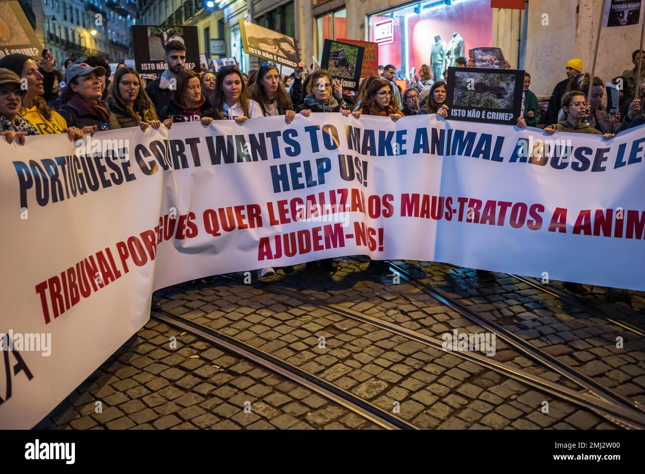 Crowded protest portugal hi-res stock photography and images - Alamy