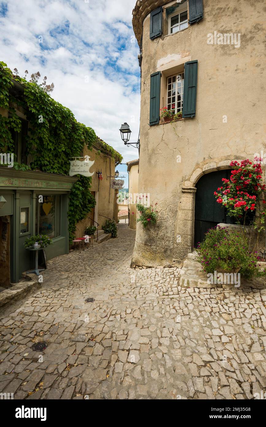 Picturesque mountain village, Seguret, Les plus Beaux Villages de ...