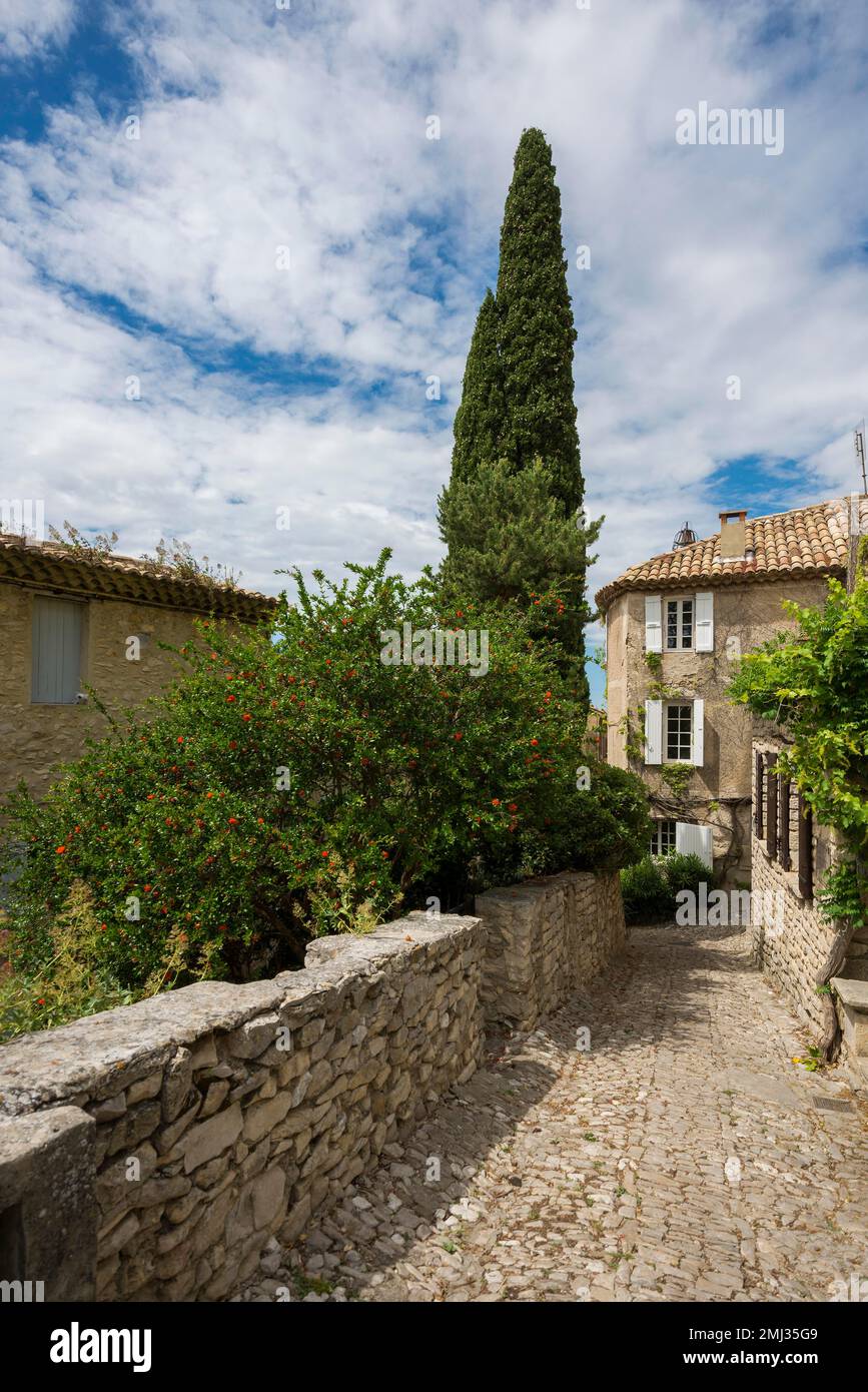 Picturesque mountain village, Seguret, Les plus Beaux Villages de ...