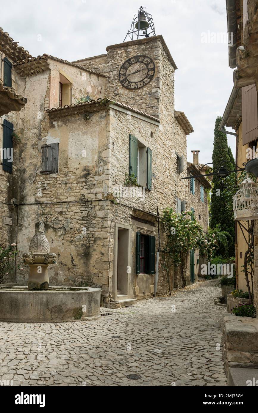 Picturesque mountain village, Seguret, Les plus Beaux Villages de ...