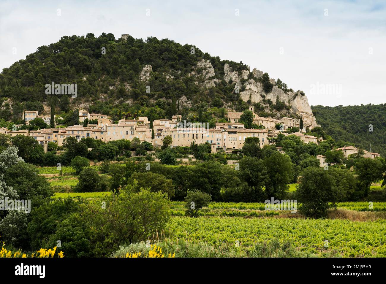 Picturesque mountain village, Seguret, Les plus Beaux Villages de ...