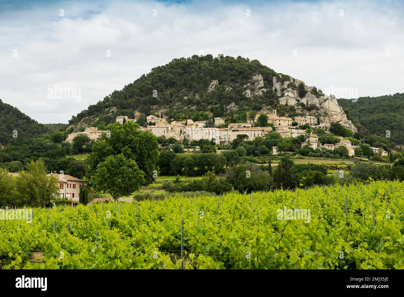 Picturesque mountain village, Seguret, Les plus Beaux Villages de ...