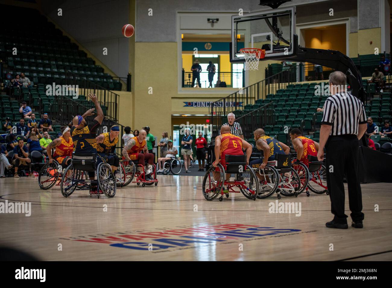 Free throws hi-res stock photography and images - Alamy