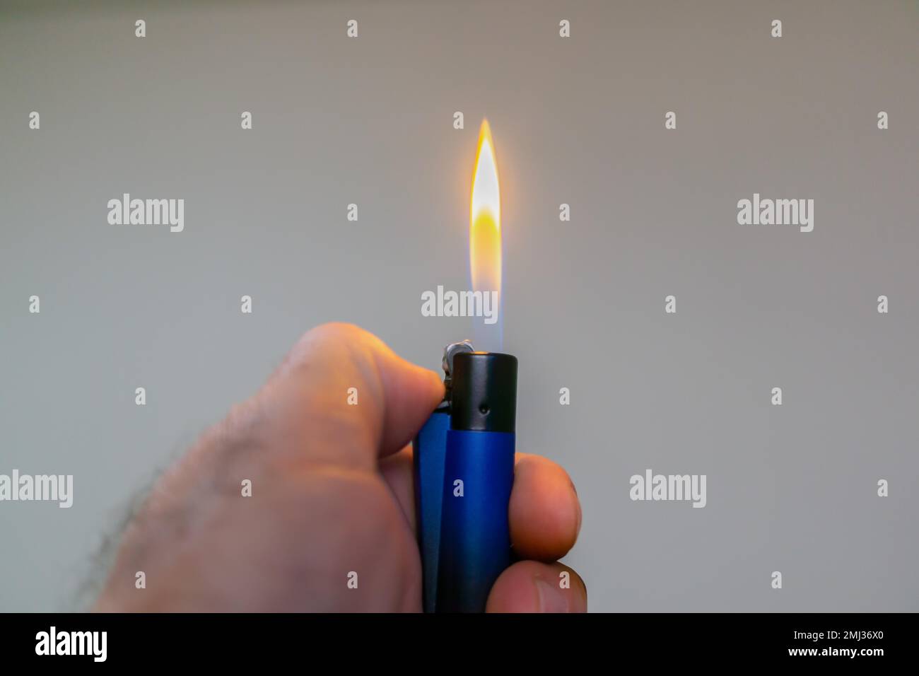 Blue background lighting hi-res stock photography and images - Alamy