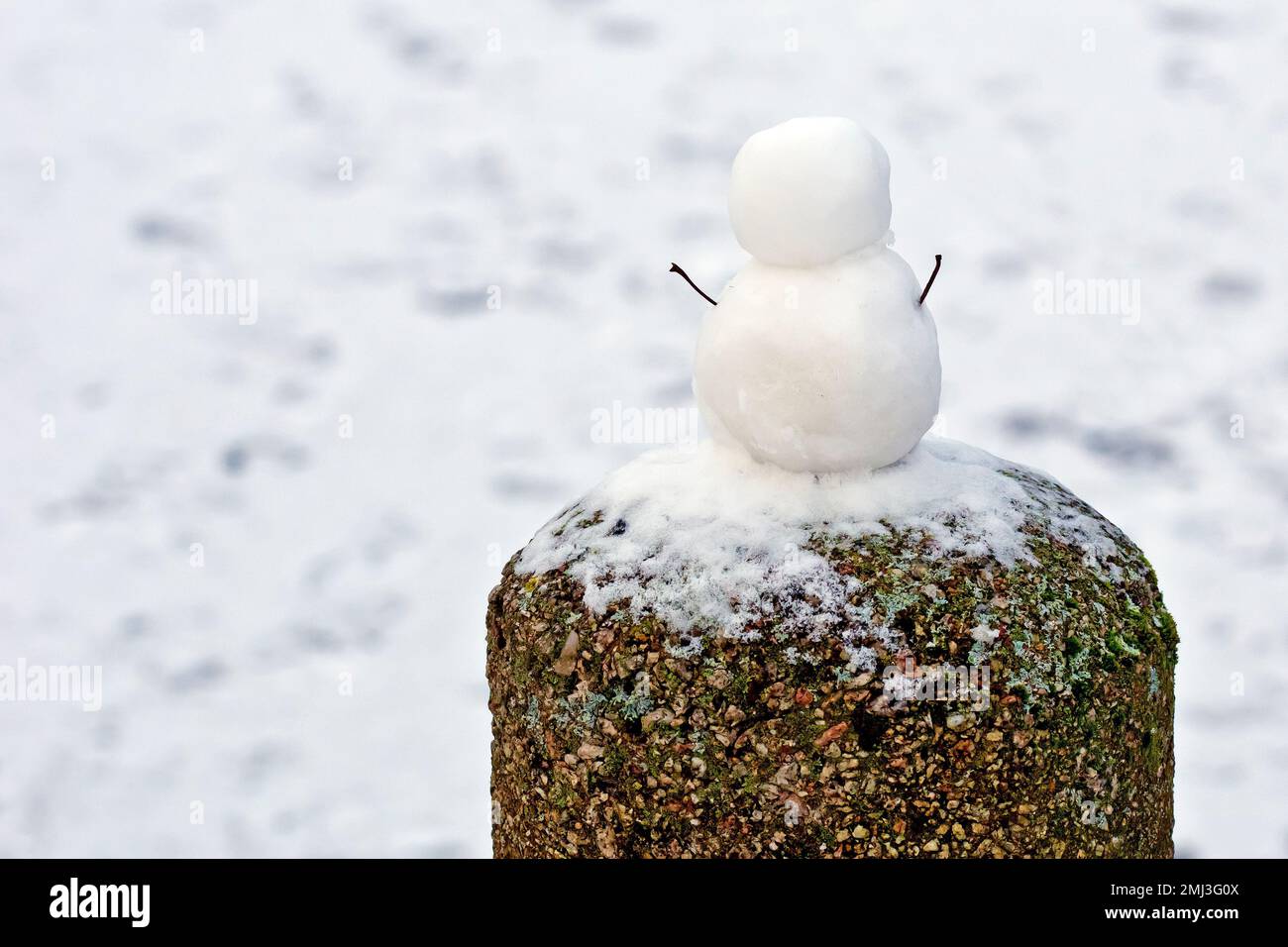 Faceless snowman hi-res stock photography and images - Alamy