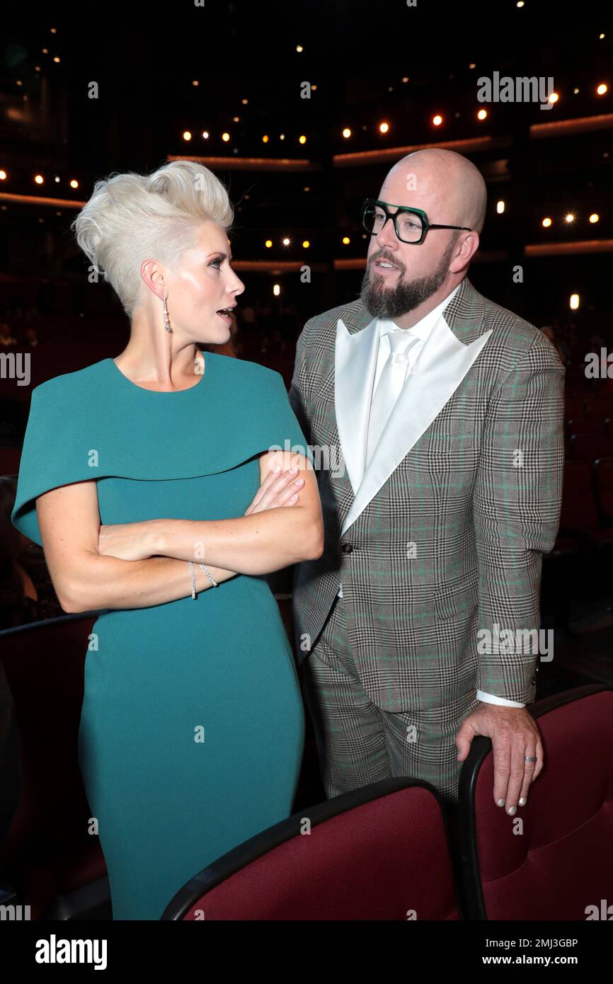 EXCLUSIVE - Rachel Reichard, left, and Chris Sullivan pose in the ...