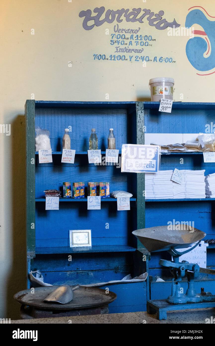 Cuban bodega hi-res stock photography and images - Alamy