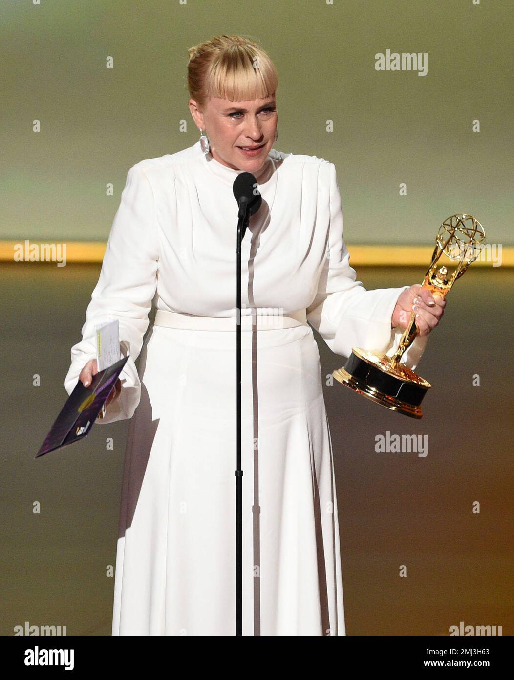Patricia Arquette accepts the award for outstanding supporting actress ...