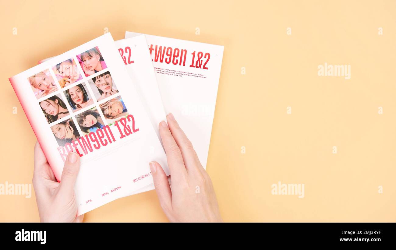 Twice kpop hi-res stock photography and images - Alamy