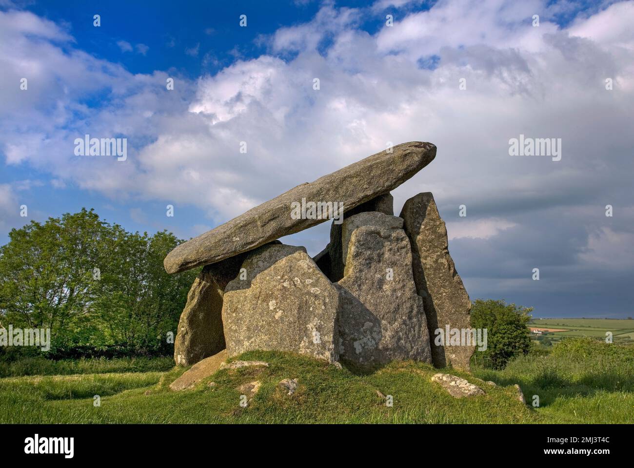 Trethevy Quoit a bronze age burial site Bodmin Mooor Cornwall Stock ...