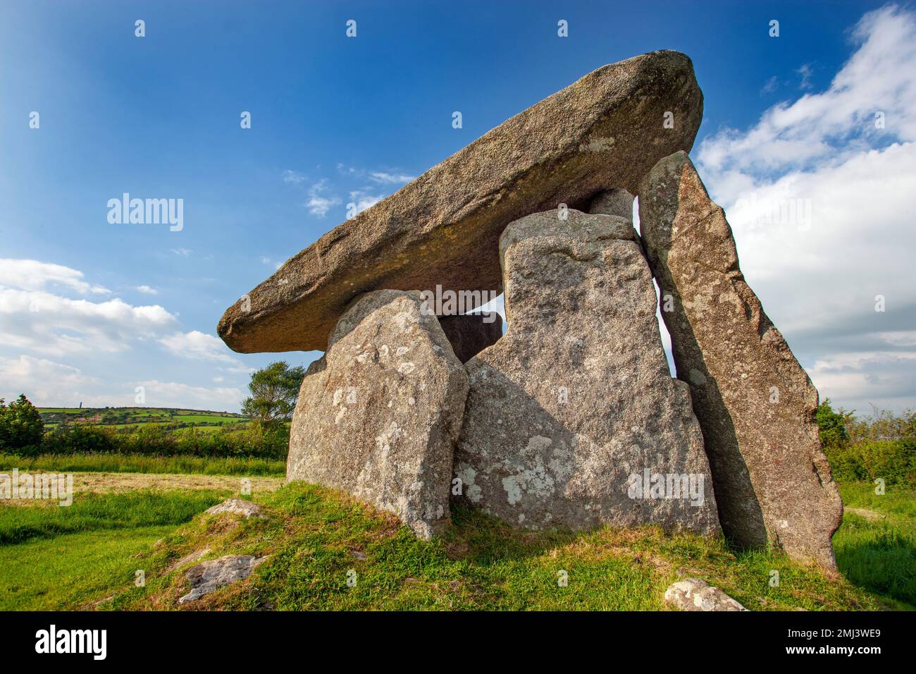 Trethevy Quoit a bronze age burial site Bodmin Mooor Cornwall Stock ...