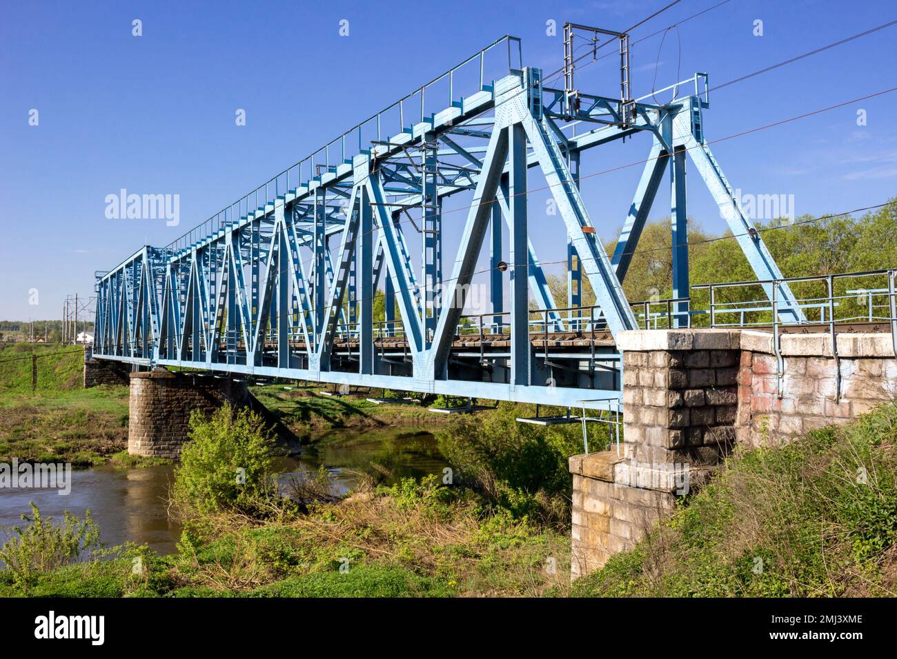 Construction of a metal railway bridge across the river. Kaluzhskiy ...
