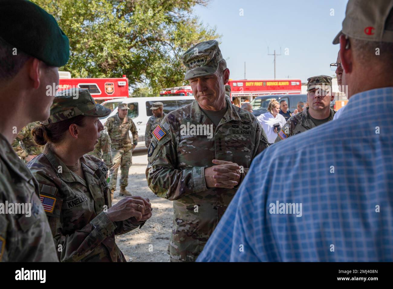 The 40th Chief of Staff of the Army, Gen. James C. McConville (Right ...