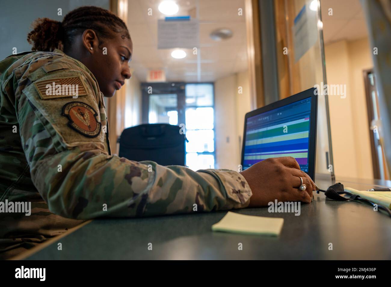 Senior capstone works hi-res stock photography and images - Alamy