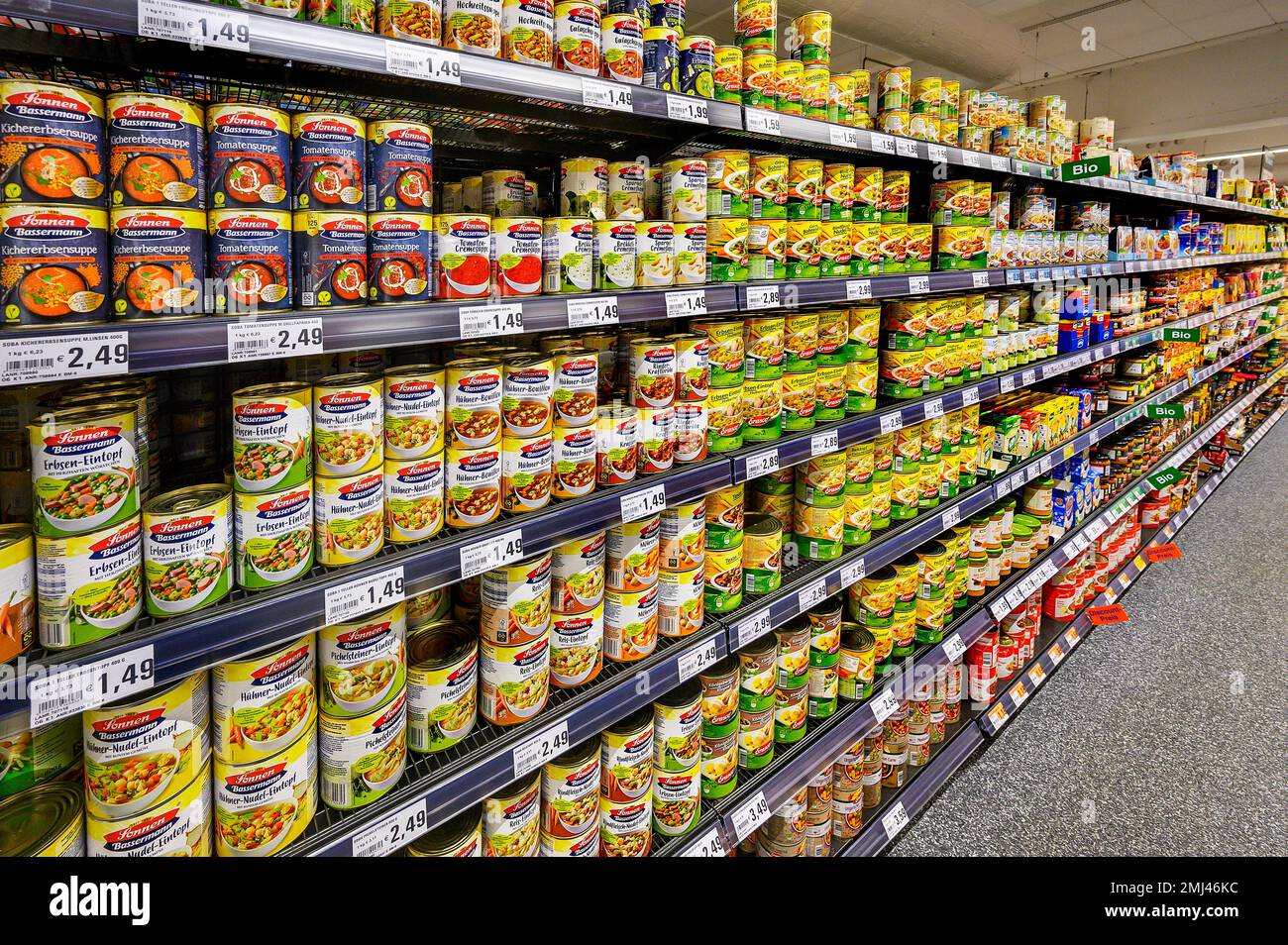 Canned food in supermarket hi-res stock photography and images - Alamy