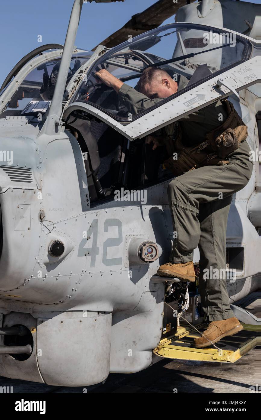 U.S. Marine Corps Lt. Gen. Steven R. Rudder, commander, U.S. Marine ...