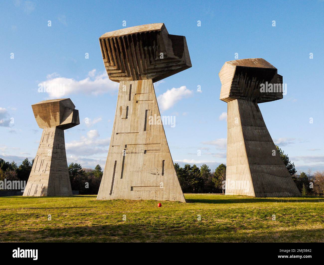 Serbian wwii memorial hi-res stock photography and images - Alamy