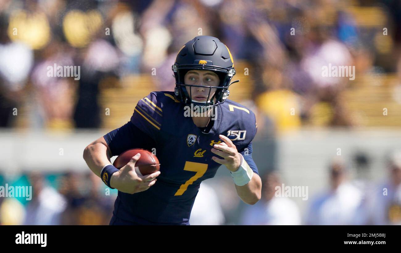 California quarterback Chase Garbers (7) against the North Texas during ...