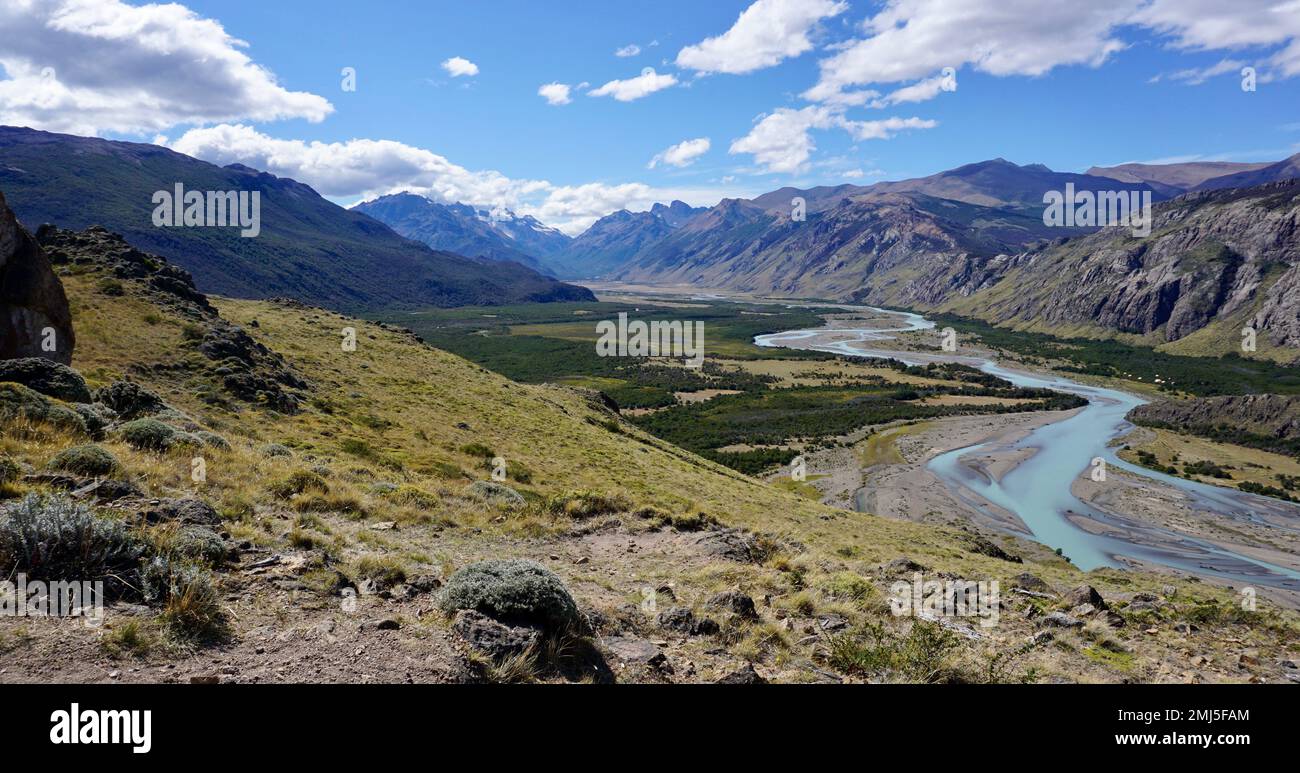 View of river in valley surrounded by mountains at Mirador de los ...