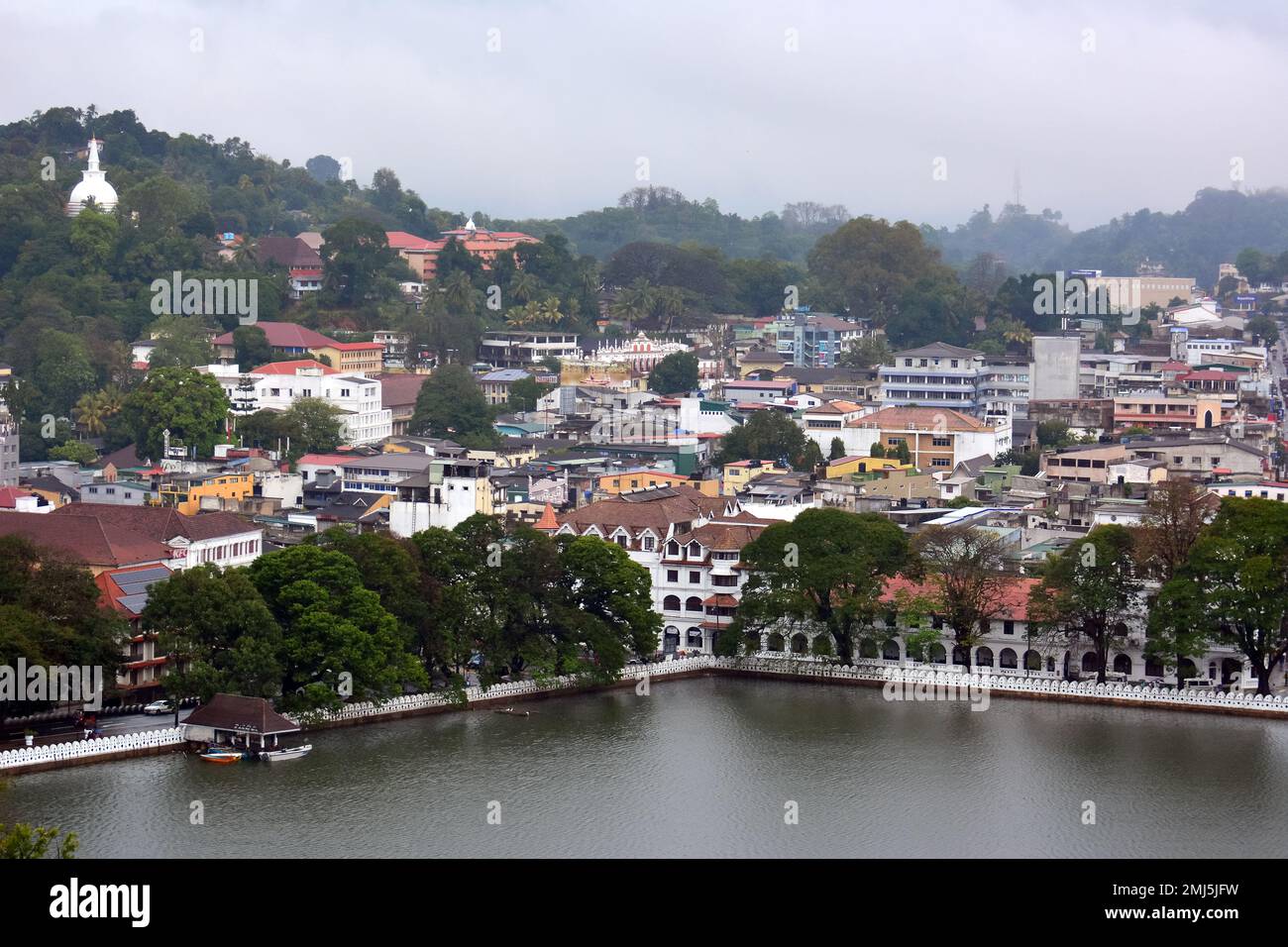 Kandy Lake, Sea of Milk, Kiri Muhuda, Kandy city, Central Province, Srí ...