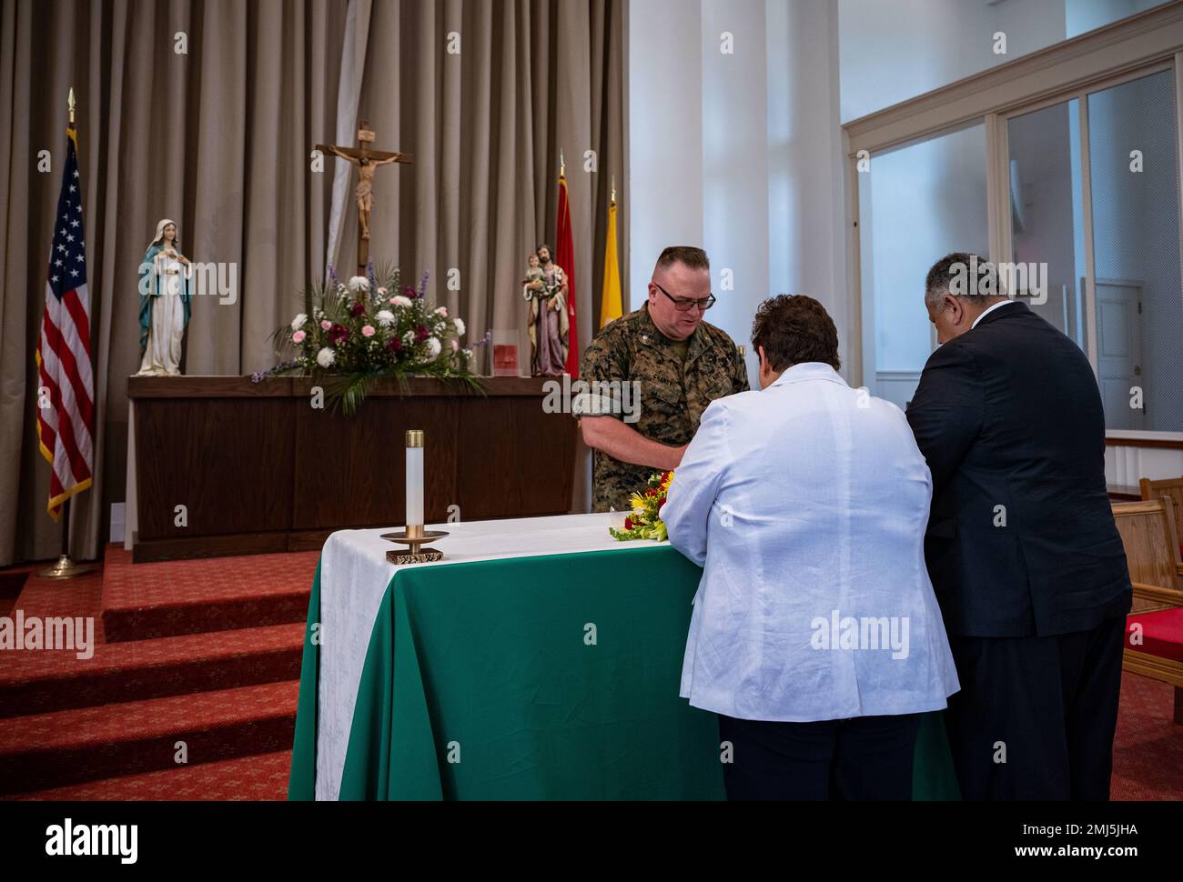 QUANTICO, Va. (Aug. 25, 2022) — Secretary of the Navy Carlos Del Toro ...