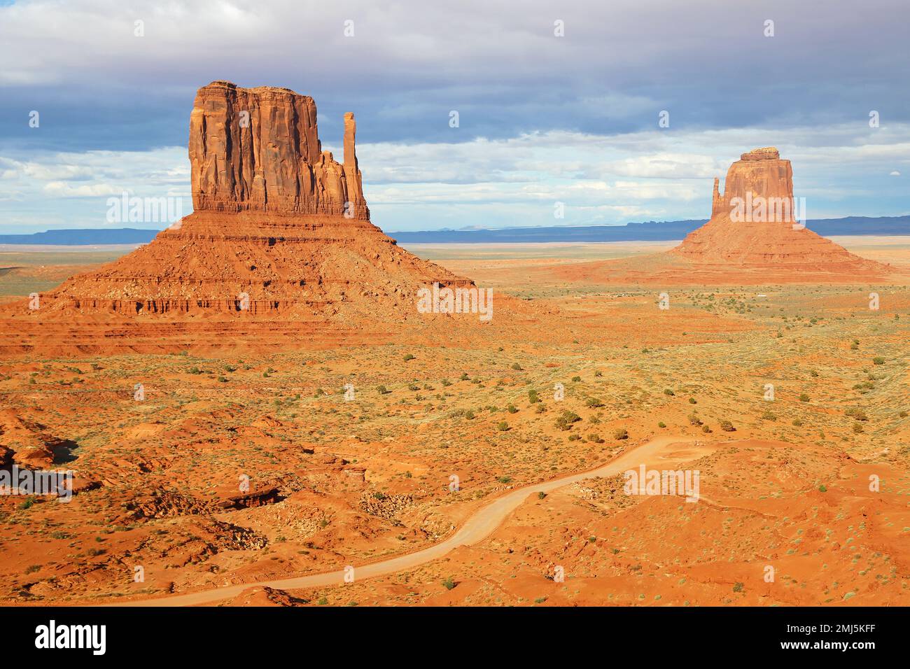 Mitten buttes - Monument Valley Stock Photo - Alamy