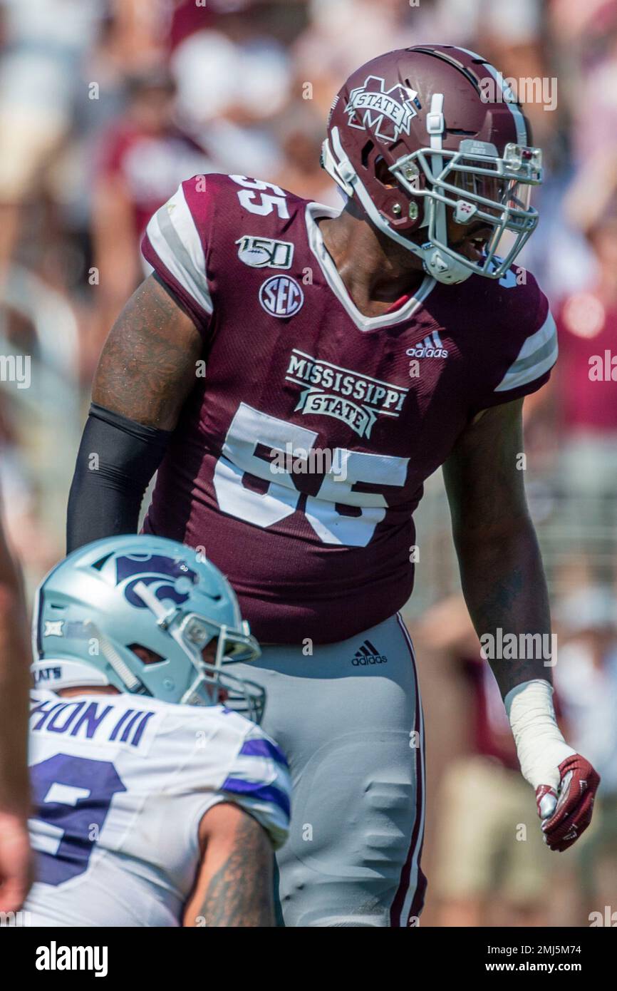 Mississippi State offensive lineman Greg Eiland (55) looks for the ...