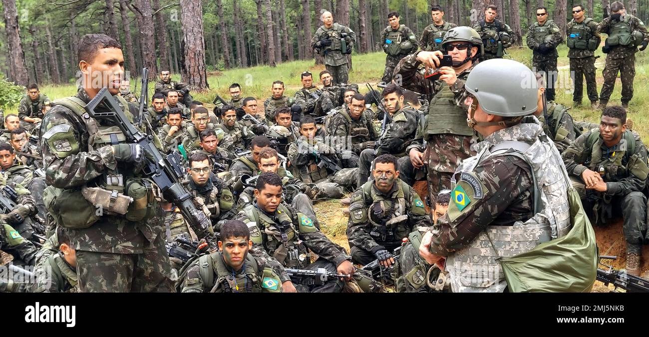 Gen. Estevam Cals Theophilo, right, Brazilian Army Land Operations ...