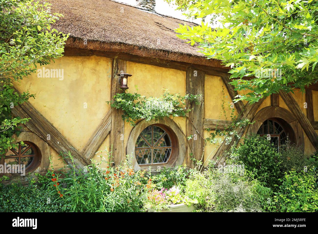 Outside Green Dragon Inn - Hobbiton - Matamata, New Zealand Stock Photo ...