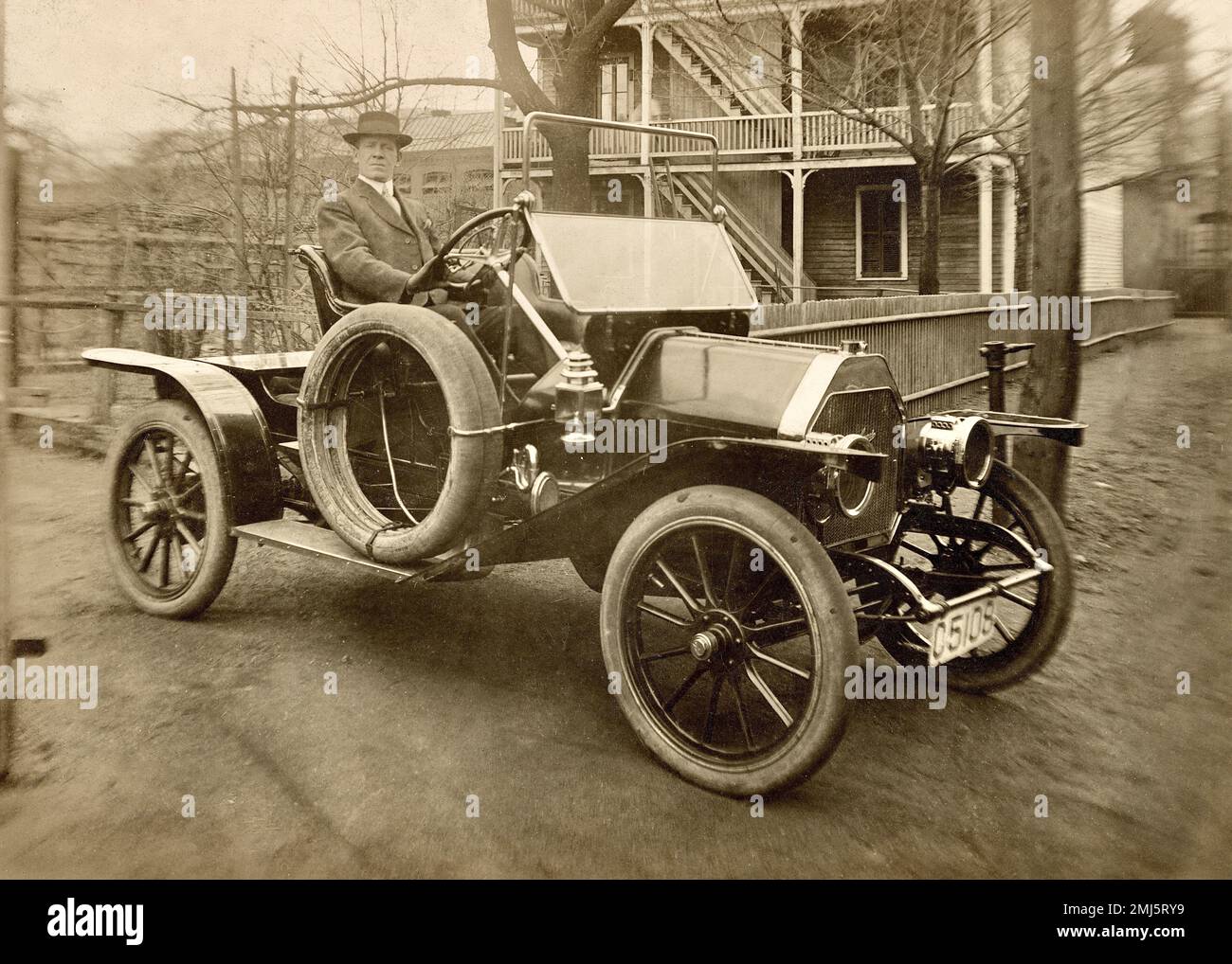 Hand crank automobile hi-res stock photography and images - Alamy