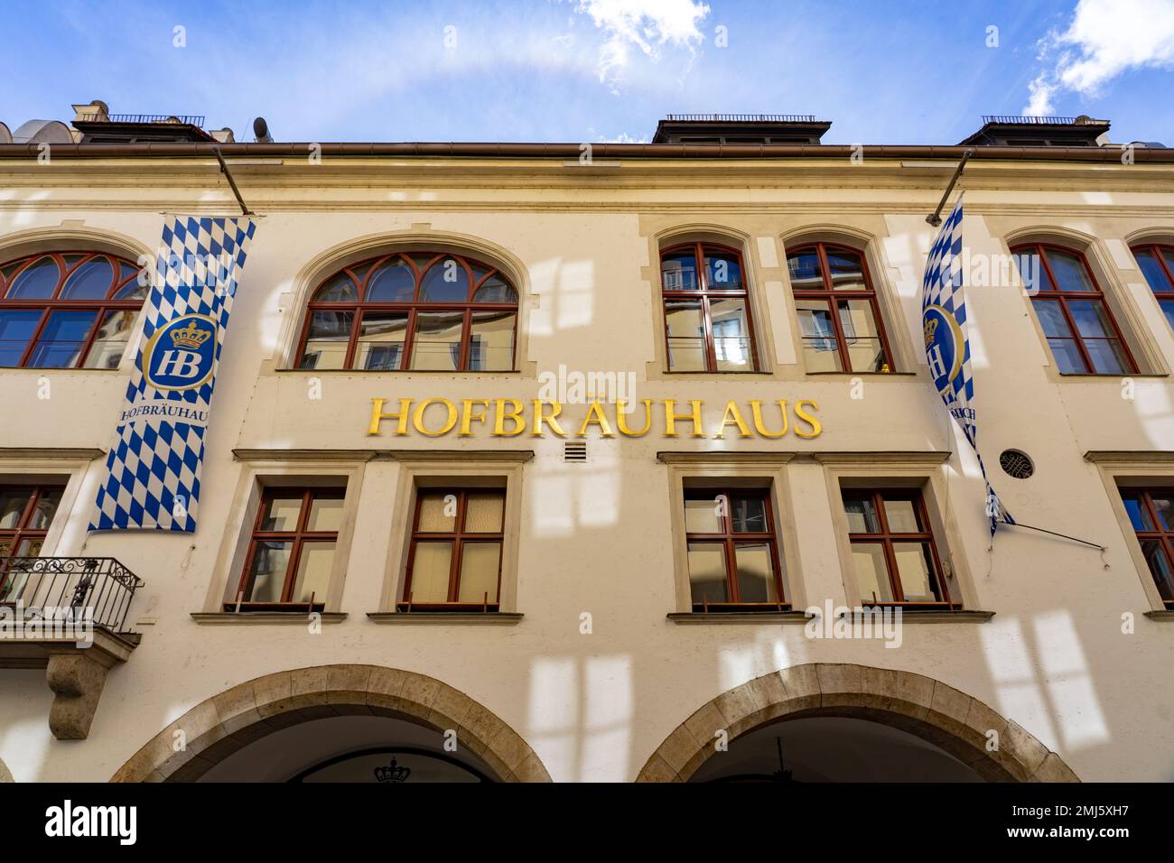 Munich, Germany - 04.08.2022: famous traditional hofbrauhaus bier hall ...